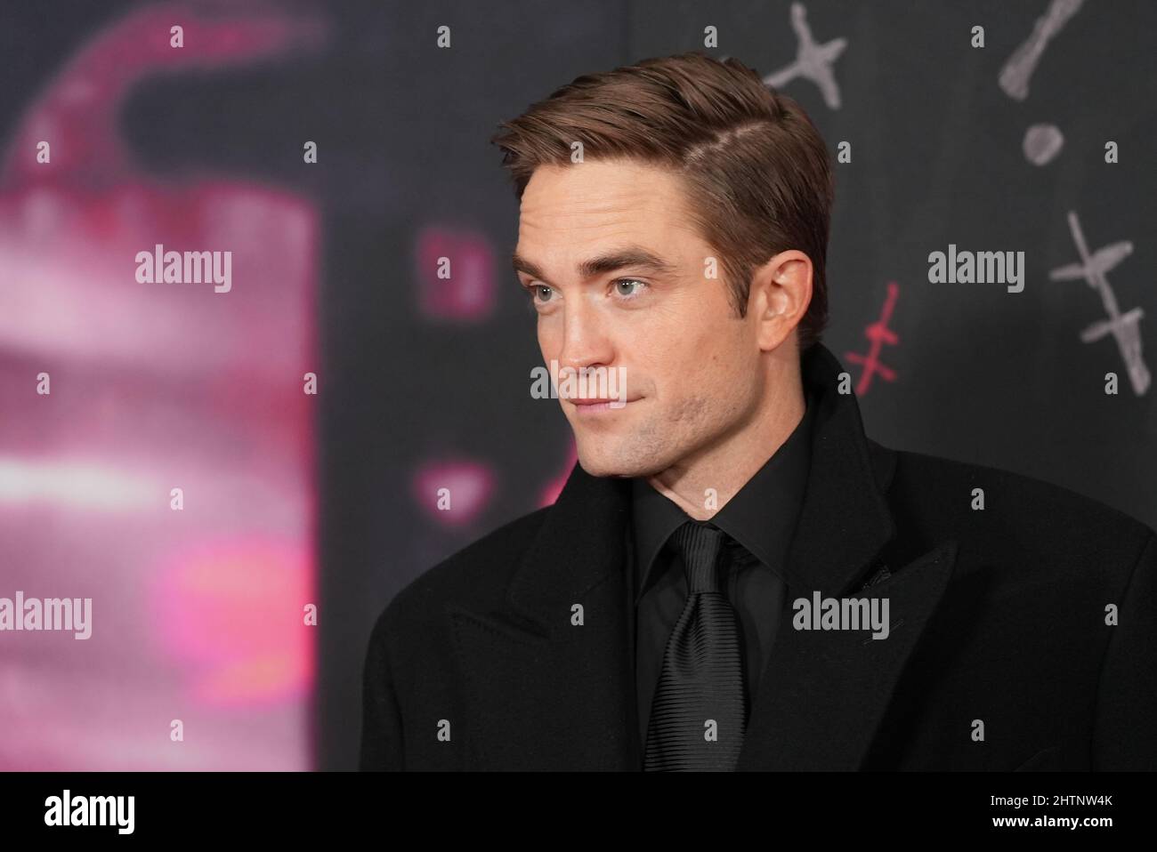 Robert pattinson batman hi-res stock photography and images - Alamy