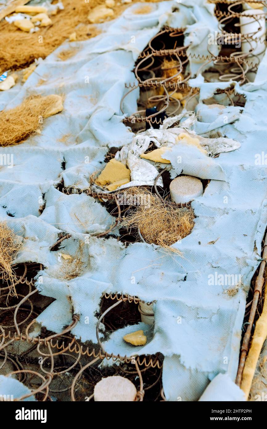 Closeup image of Old rusty spring mattress Stock Photo - Alamy