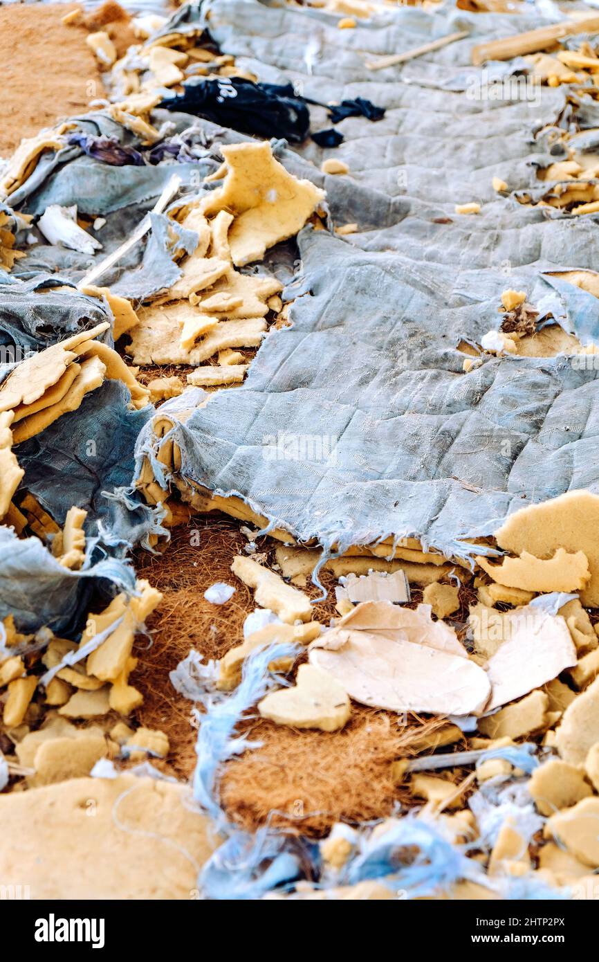 Old mattress spring hi-res stock photography and images - Alamy