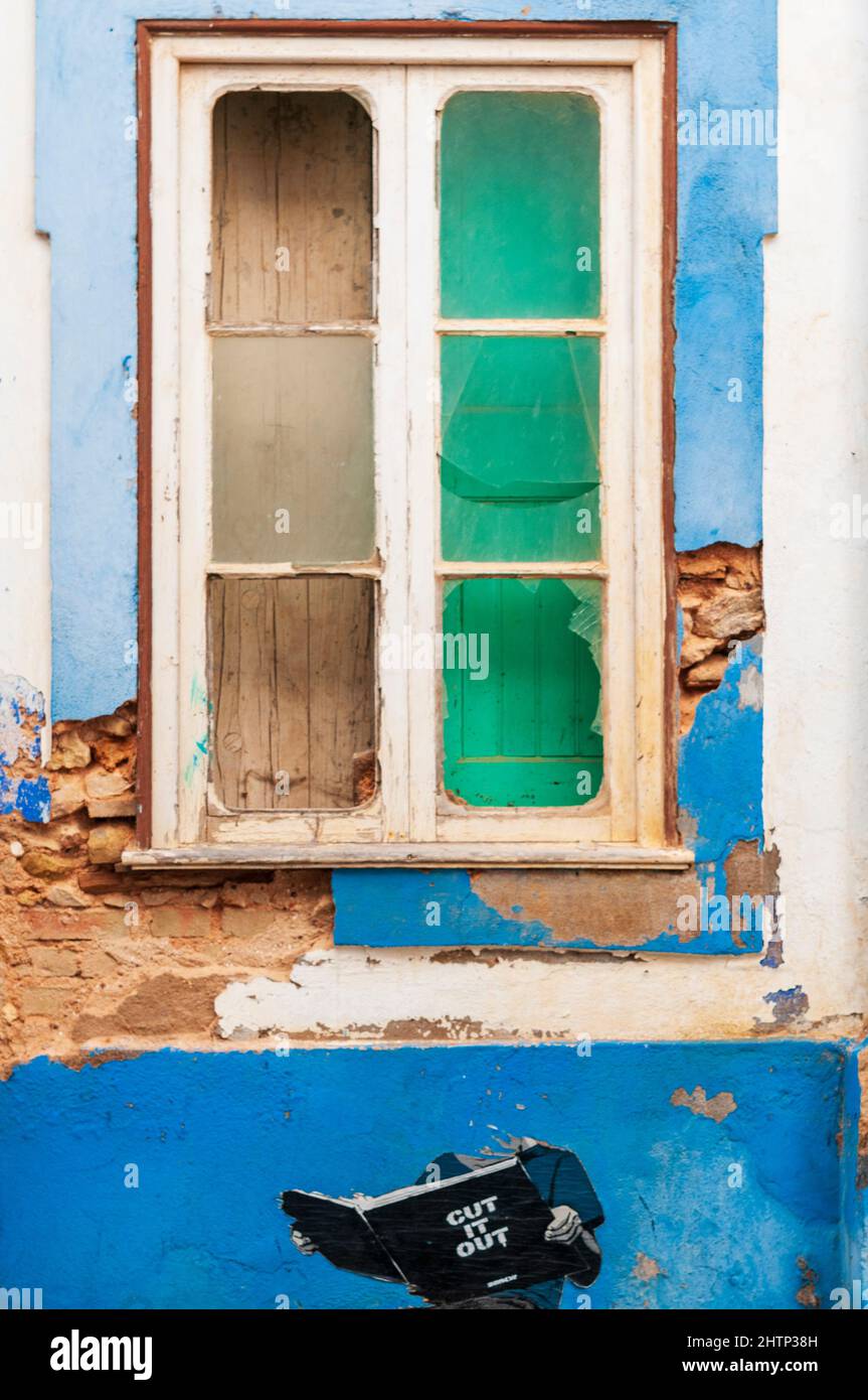 Distressed architecture hi-res stock photography and images - Alamy