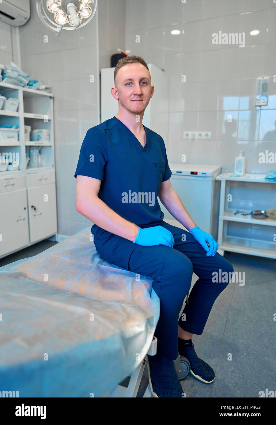 surgeon receives the patient in the dressing room Stock Photo - Alamy