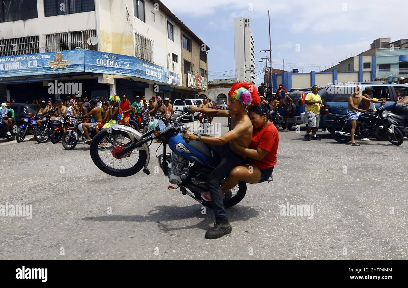 Puerto Cabello, Carabobo, Venezuela. 1st Mar, 2022. Man and a woman ...