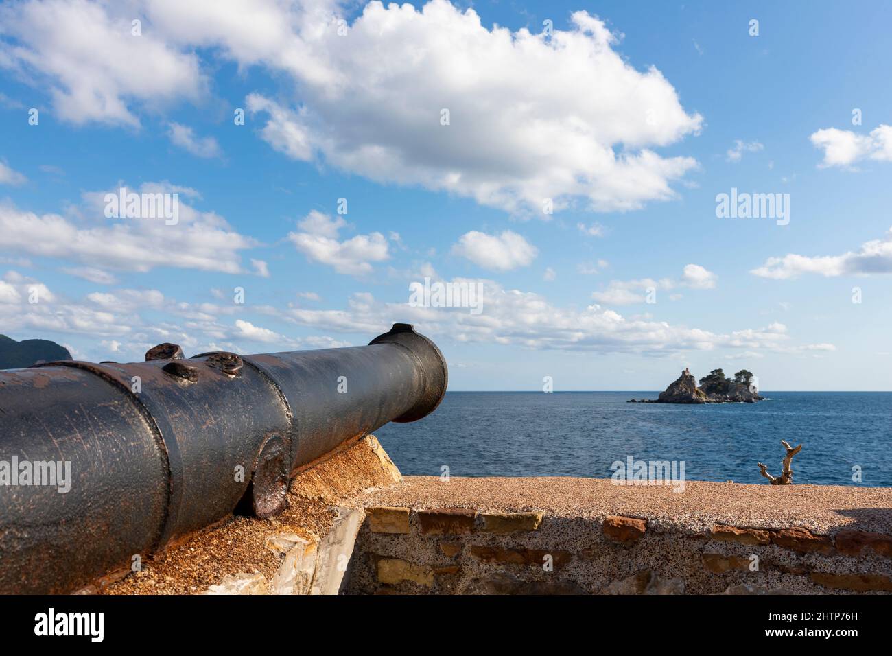 Old cannon at fortress aiming at sea Stock Photo - Alamy