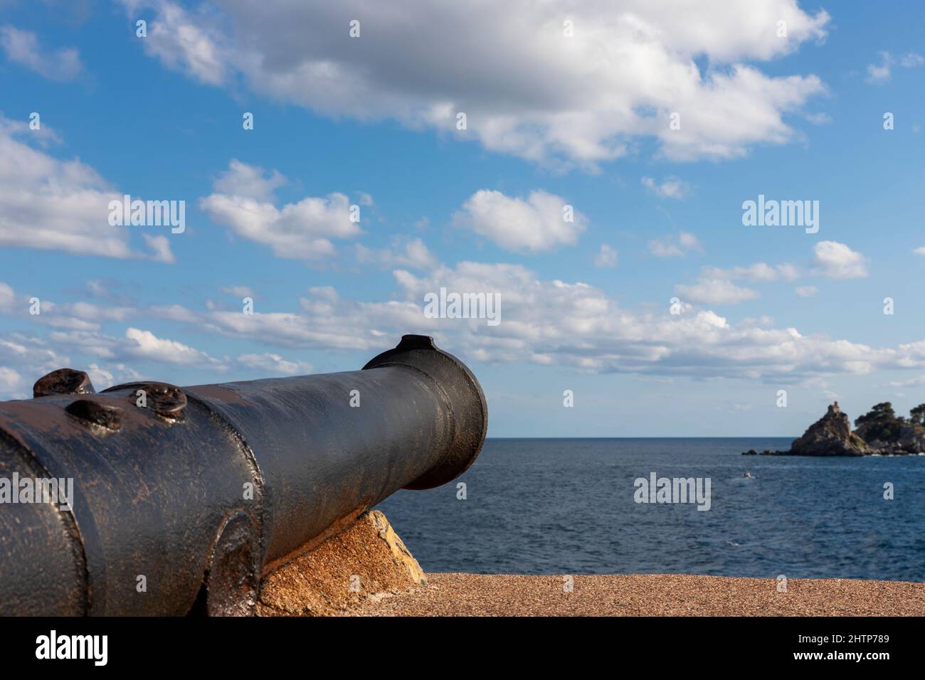 Old cannon at fortress aiming at sea Stock Photo - Alamy