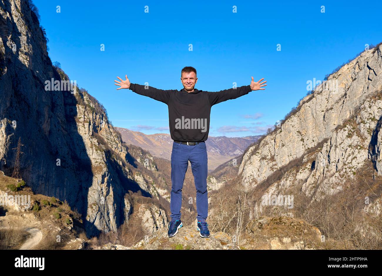 Person arms spread hi-res stock photography and images - Alamy