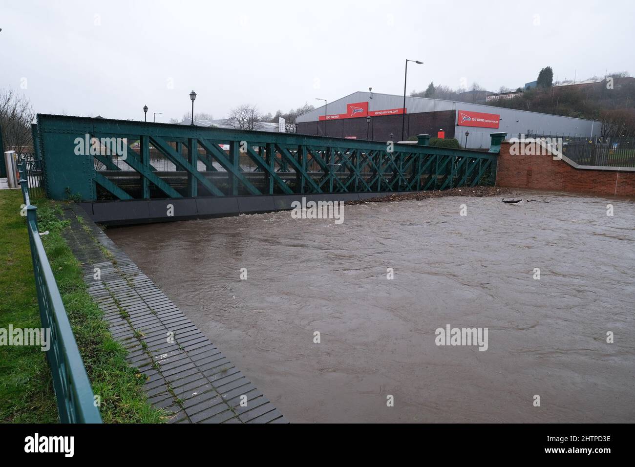 Flood defences are in place at Meadowhall as the River Don threatens to ...