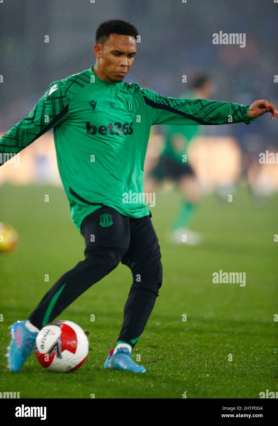 Father shaun hi-res stock photography and images - Alamy