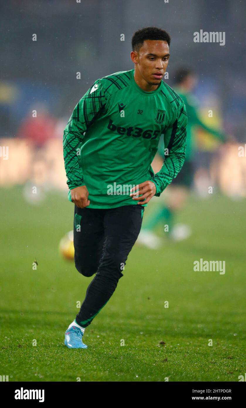 Father shaun hi-res stock photography and images - Alamy