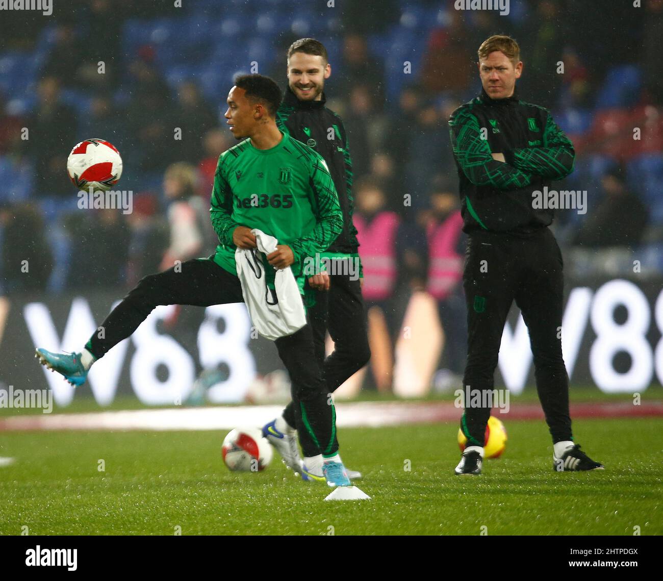 Father shaun hi-res stock photography and images - Alamy