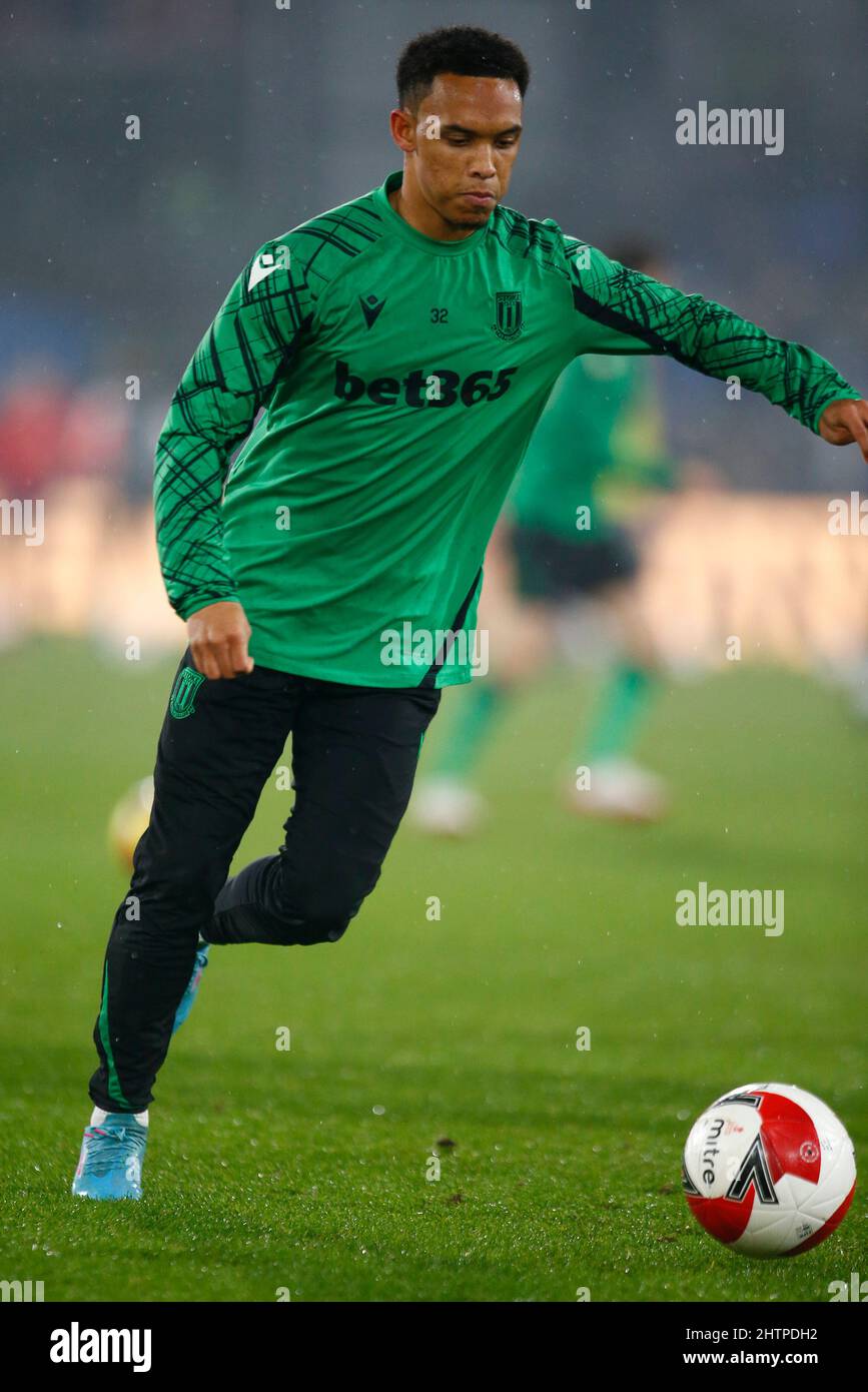 Father shaun hi-res stock photography and images - Alamy