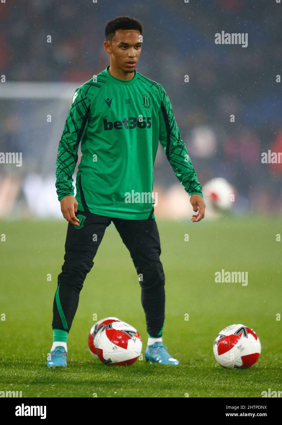 Father shaun hi-res stock photography and images - Alamy