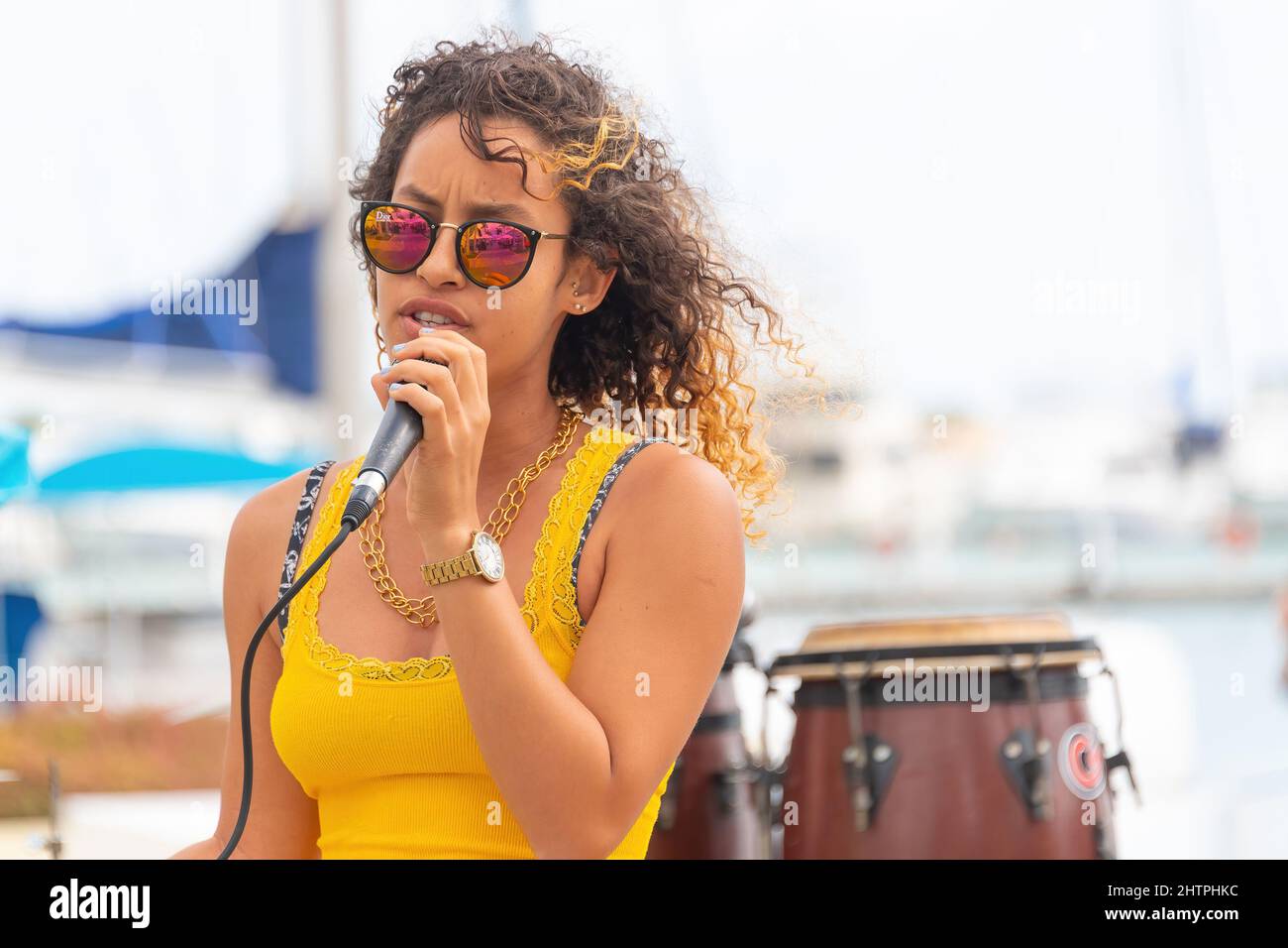 Female singer performance hi-res stock photography and images - Alamy