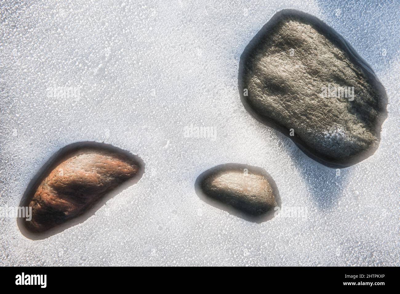 Icy stones sea hi-res stock photography and images - Alamy