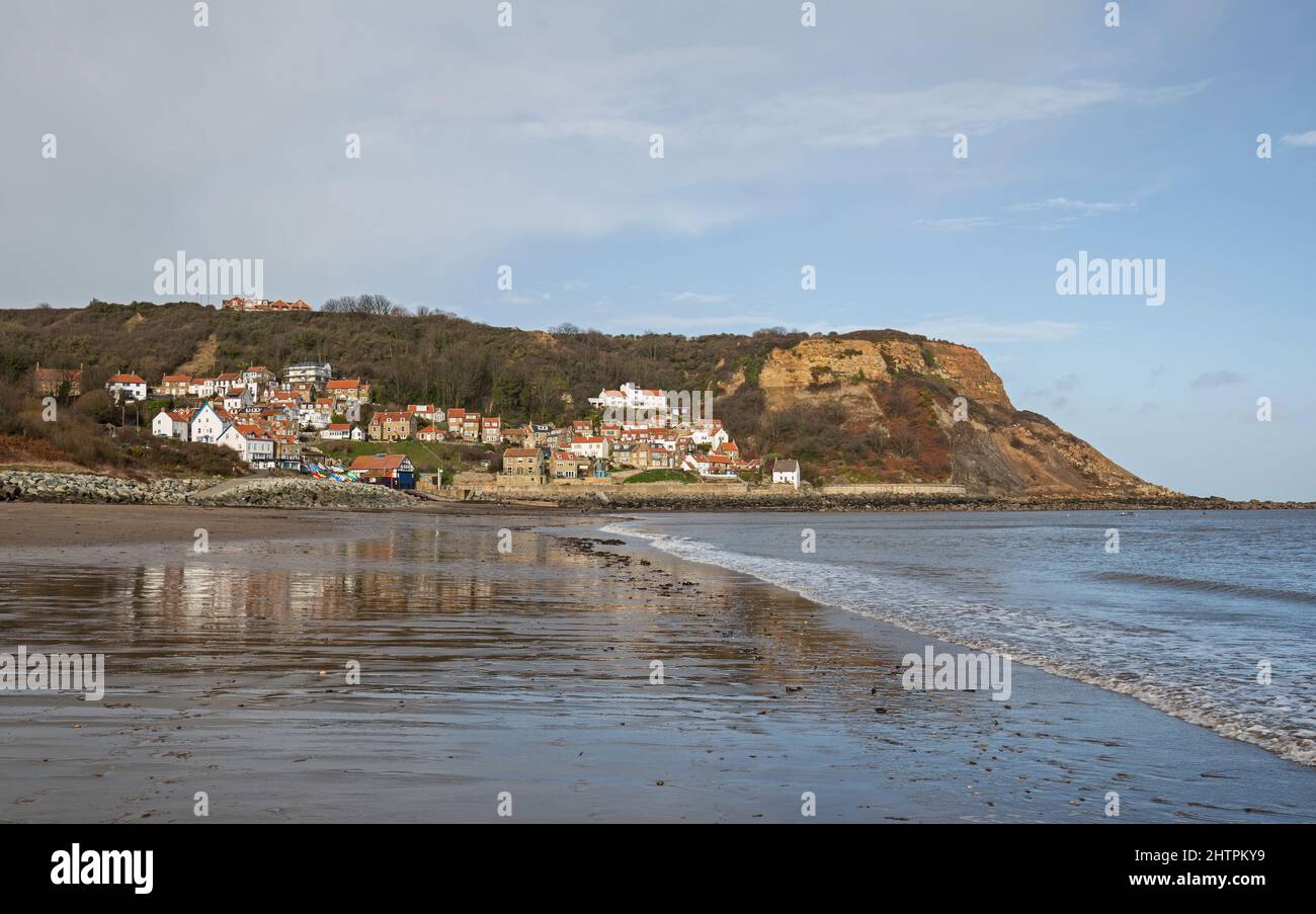 Jurassic cliffs yorkshire hi-res stock photography and images - Alamy