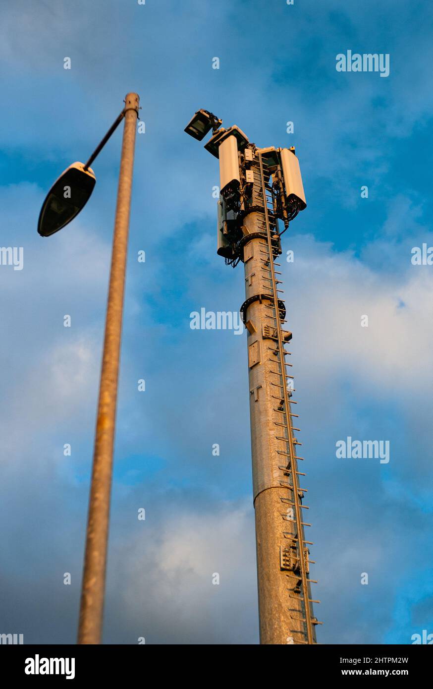 Cell tower light hi-res stock photography and images - Alamy