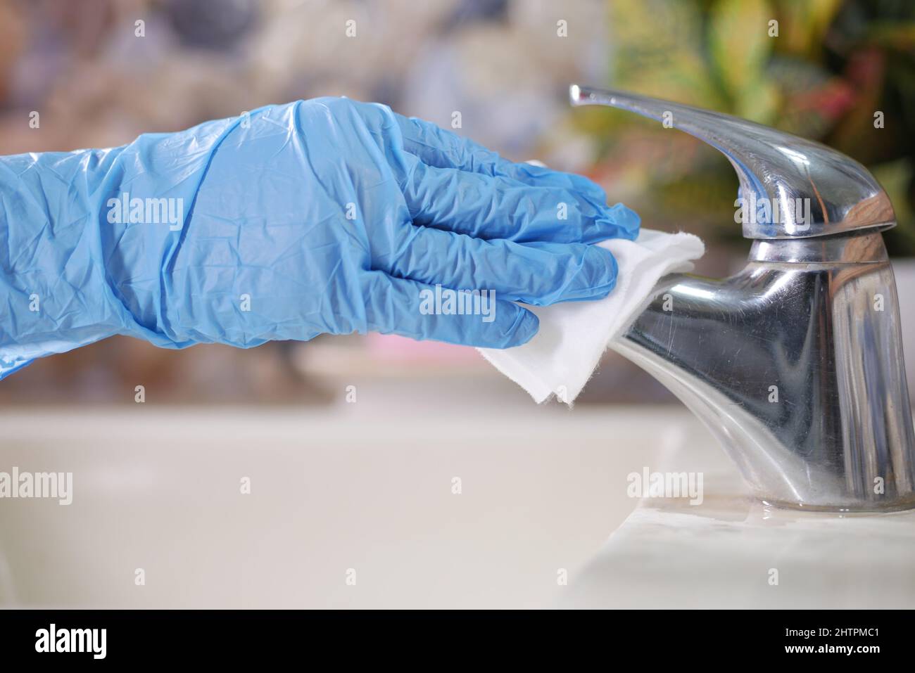 Cleaning basin hi-res stock photography and images - Alamy