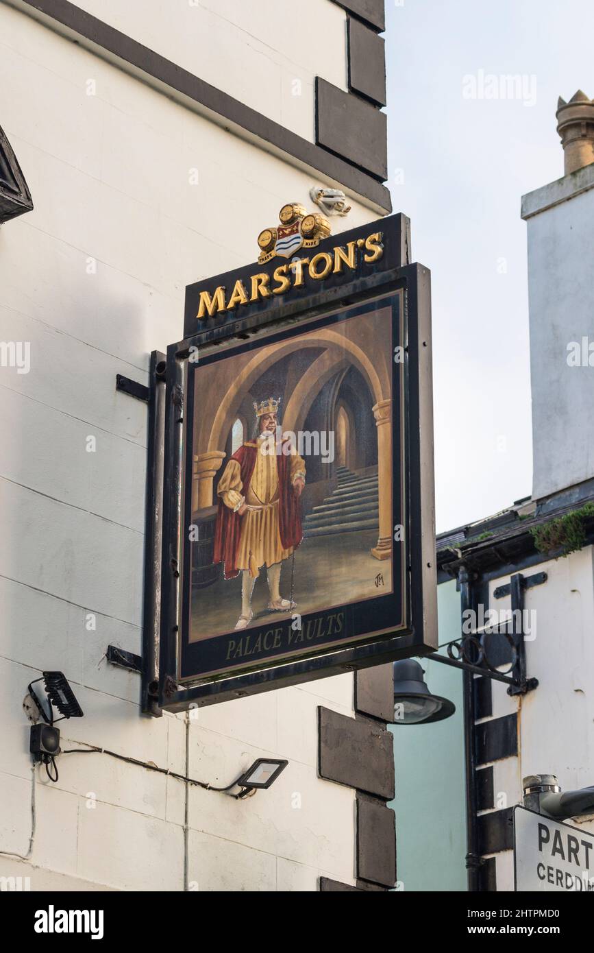 Welsh wales pub sign hi-res stock photography and images - Alamy