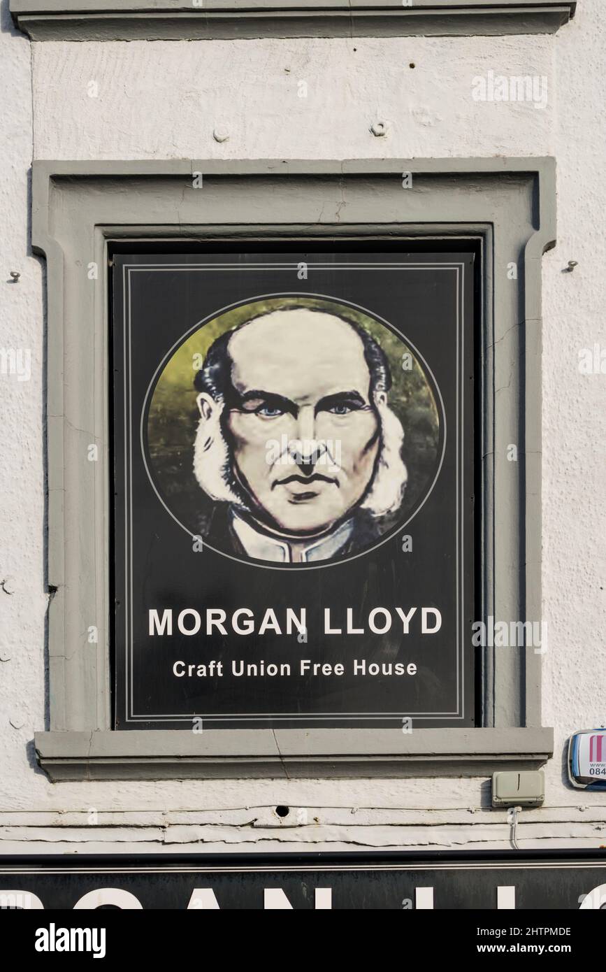 Morgan Lloyd pub, Caernarfon, Gwynedd, Wales, UK Stock Photo - Alamy