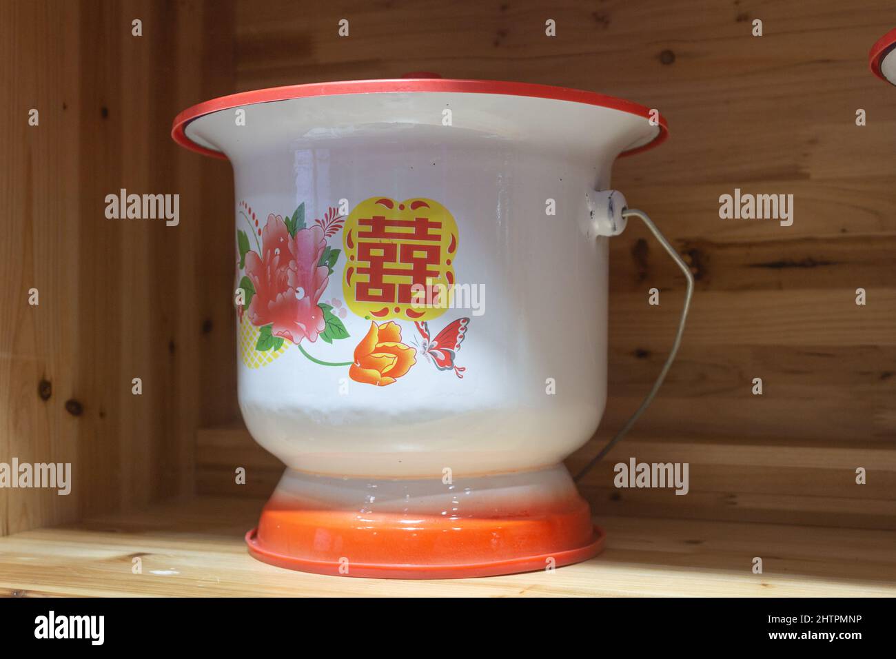 A traditional Chinese old spittoon Stock Photo - Alamy