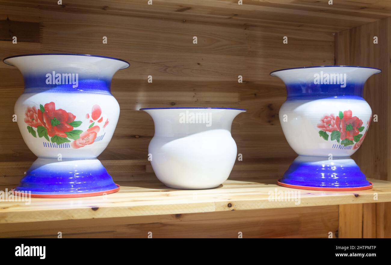 A traditional Chinese old spittoon Stock Photo - Alamy