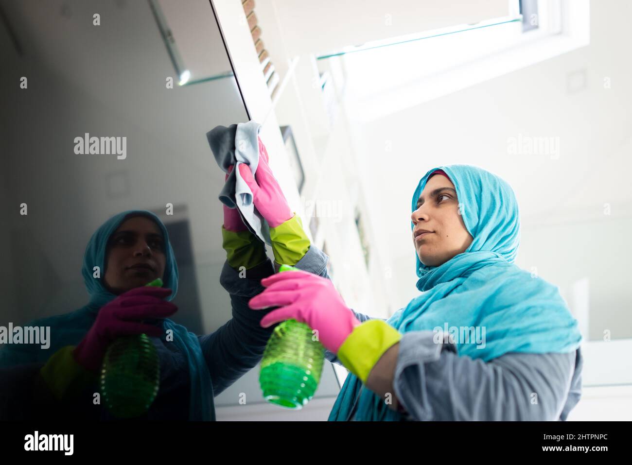 Housemaid arab hi-res stock photography and images - Alamy