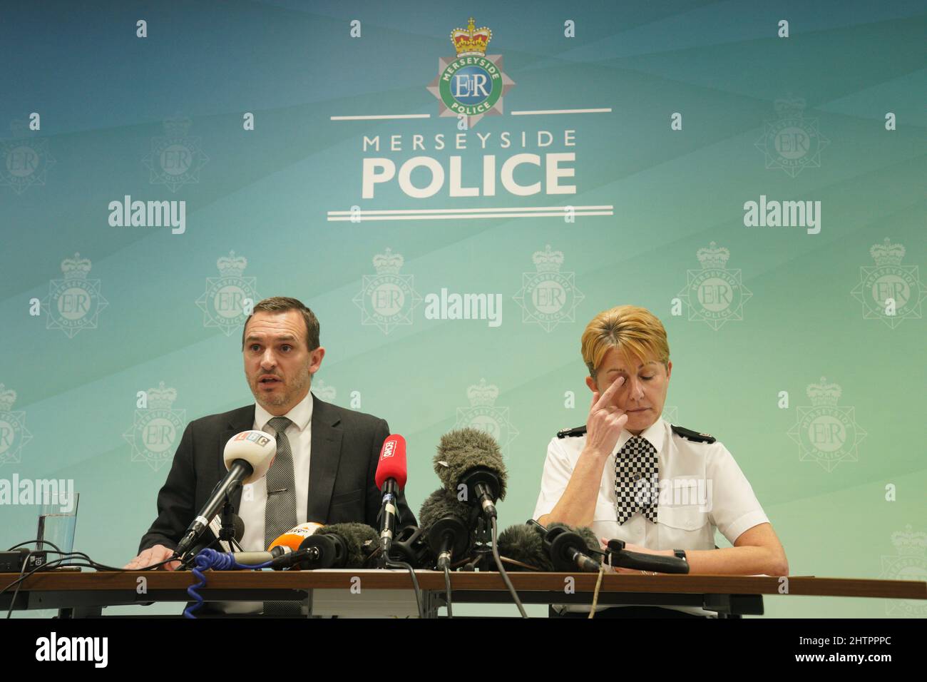 Detective Chief Superintendent Mark Kameen and Chief Superintendent ...