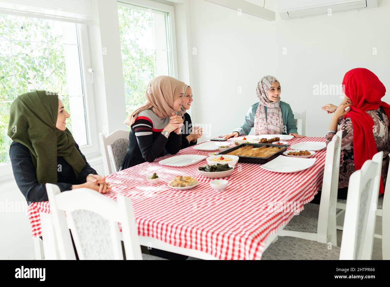 Muslim family dinner hi-res stock photography and images - Alamy