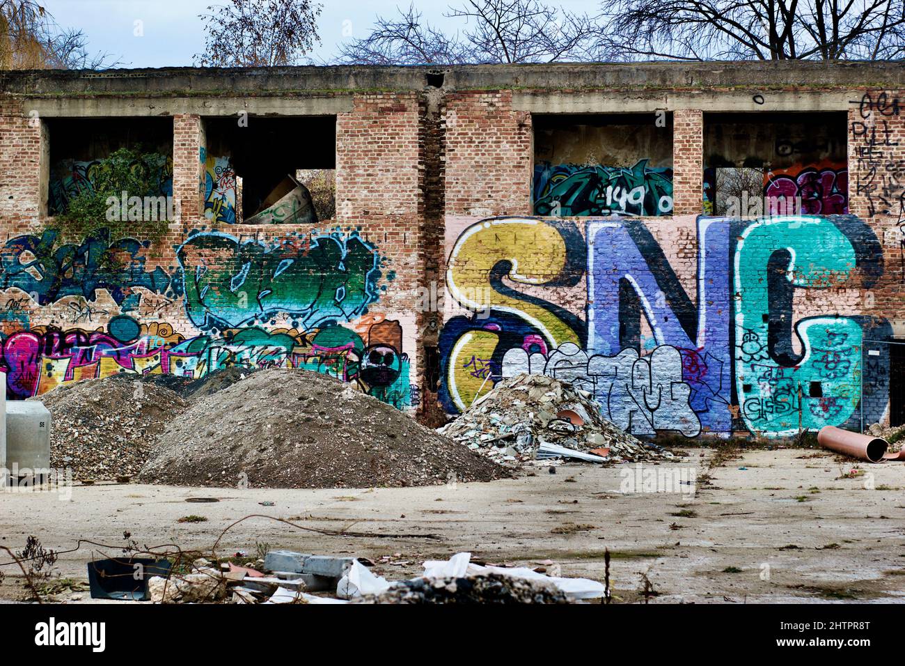 Old paint graffiti hi-res stock photography and images - Alamy