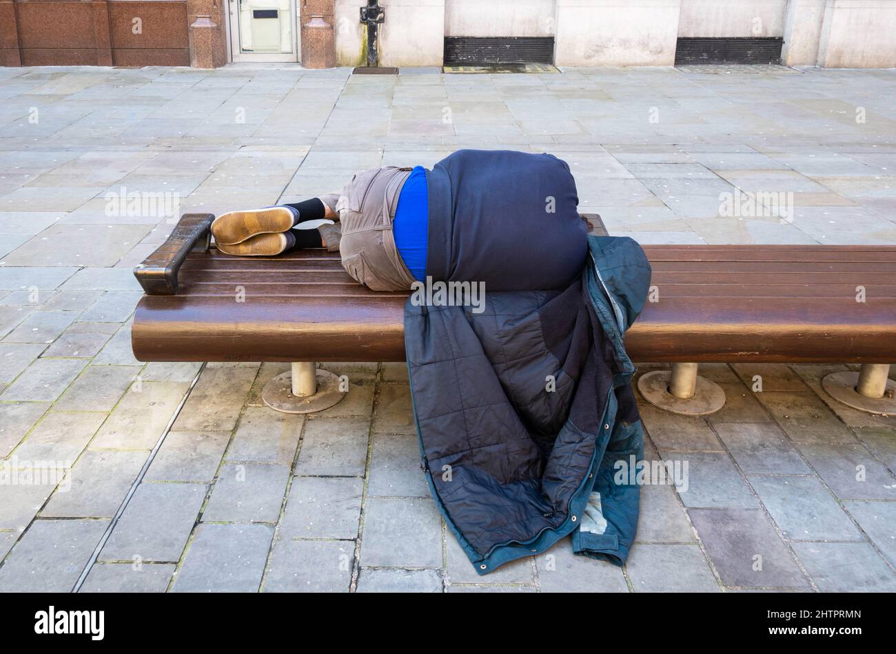 Sleeping roough hi-res stock photography and images - Alamy