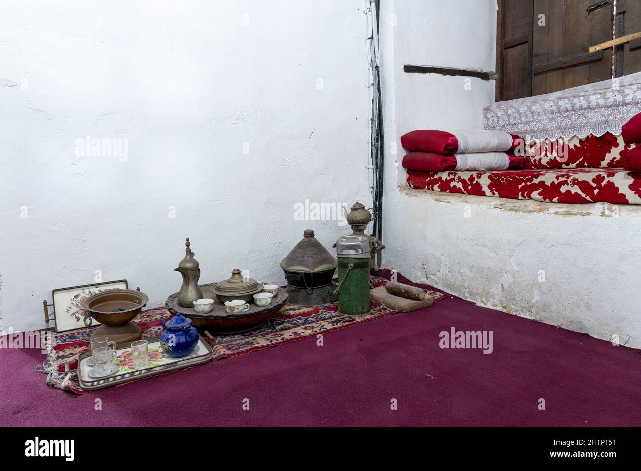 Interior traditional saudi arabian home hi-res stock photography and ...