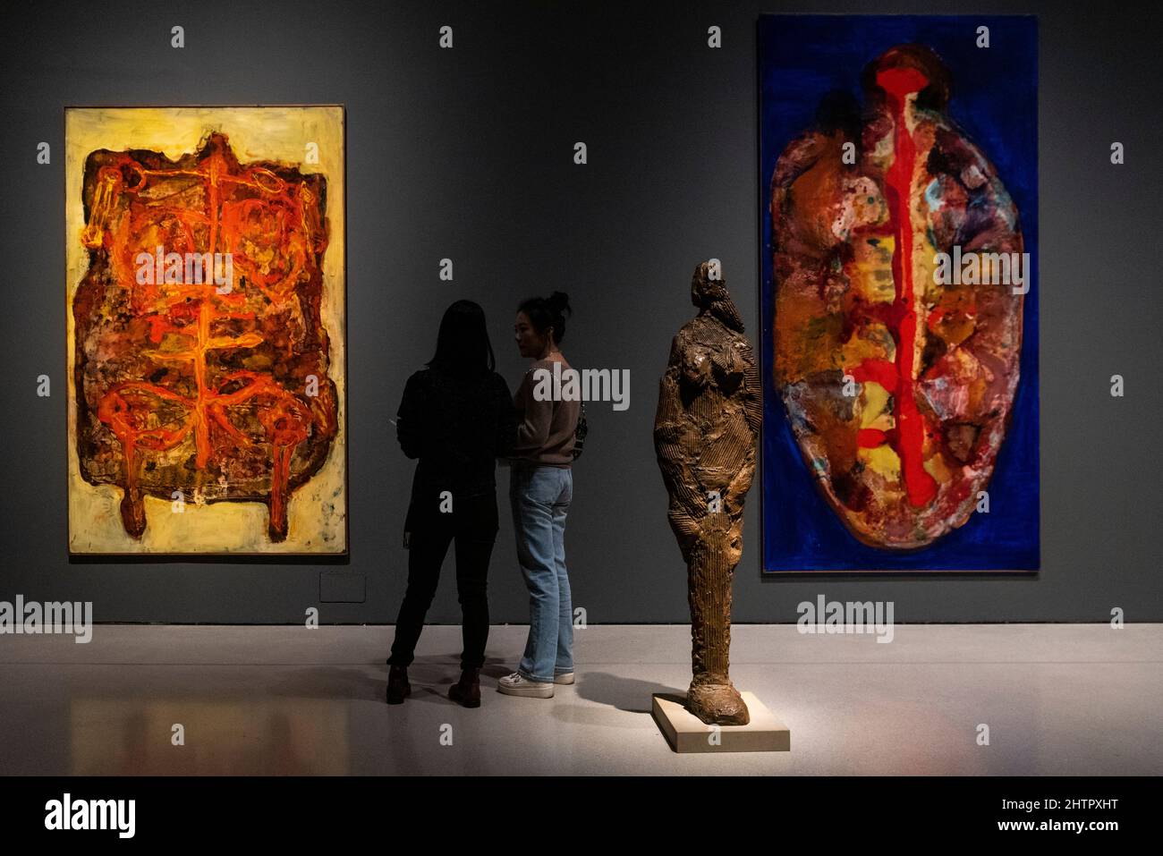 London, UK. 2 March 2022. (L to R) "Figure 59", c 1958, by Magda ...