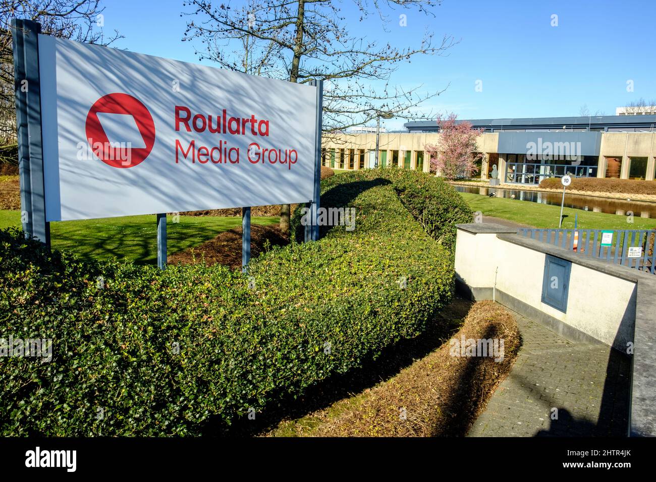 Roularta Logo Fiets En Fiets Actief In Roularta's Belgische Handen
