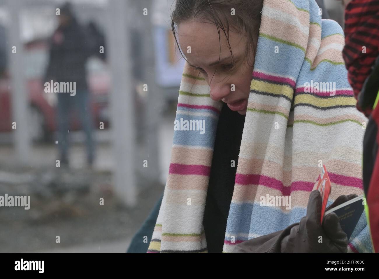 Isaccea, Romania. 02 March, 2022. Refugee Ukrainians walk from Ukraine ...