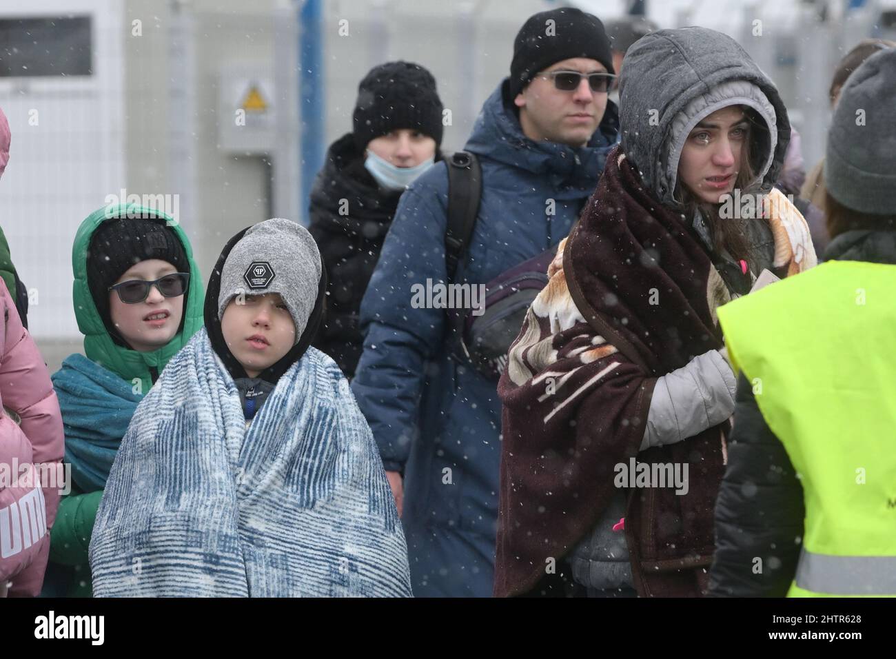 Isaccea, Romania. 02 March, 2022. Refugee Ukrainians walk from Ukraine ...