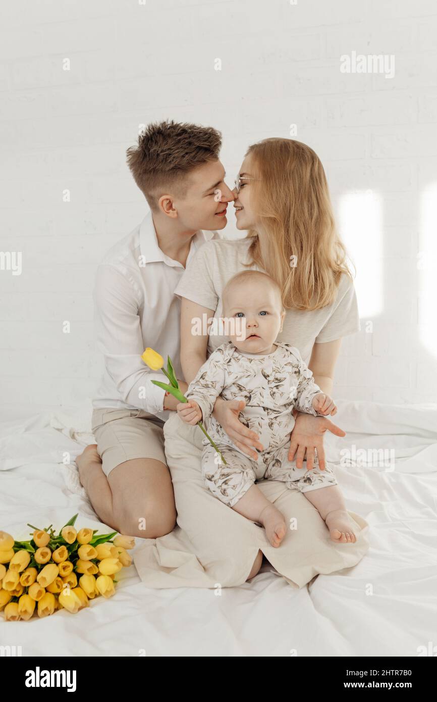 Kneeling hugging embracing kissing hi-res stock photography and images ...