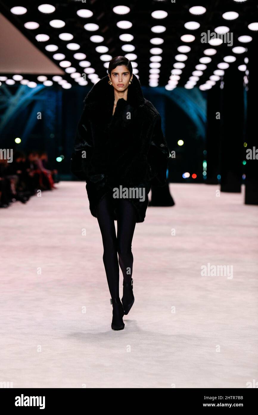 Saint laurent fall winter 2022 hi-res stock photography and images - Alamy