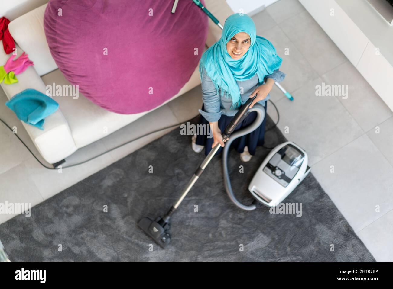 Housemaid arab hi-res stock photography and images - Alamy