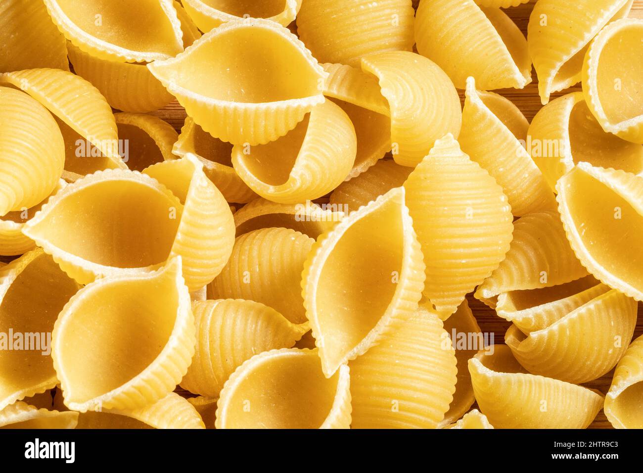 Pasta seashells hi-res stock photography and images - Alamy