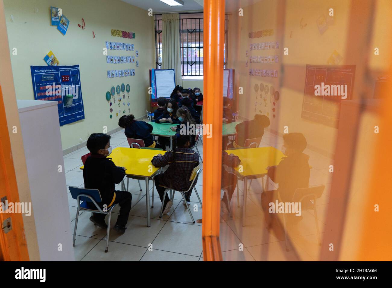 Escuela estudiantes hi-res stock photography and images - Alamy