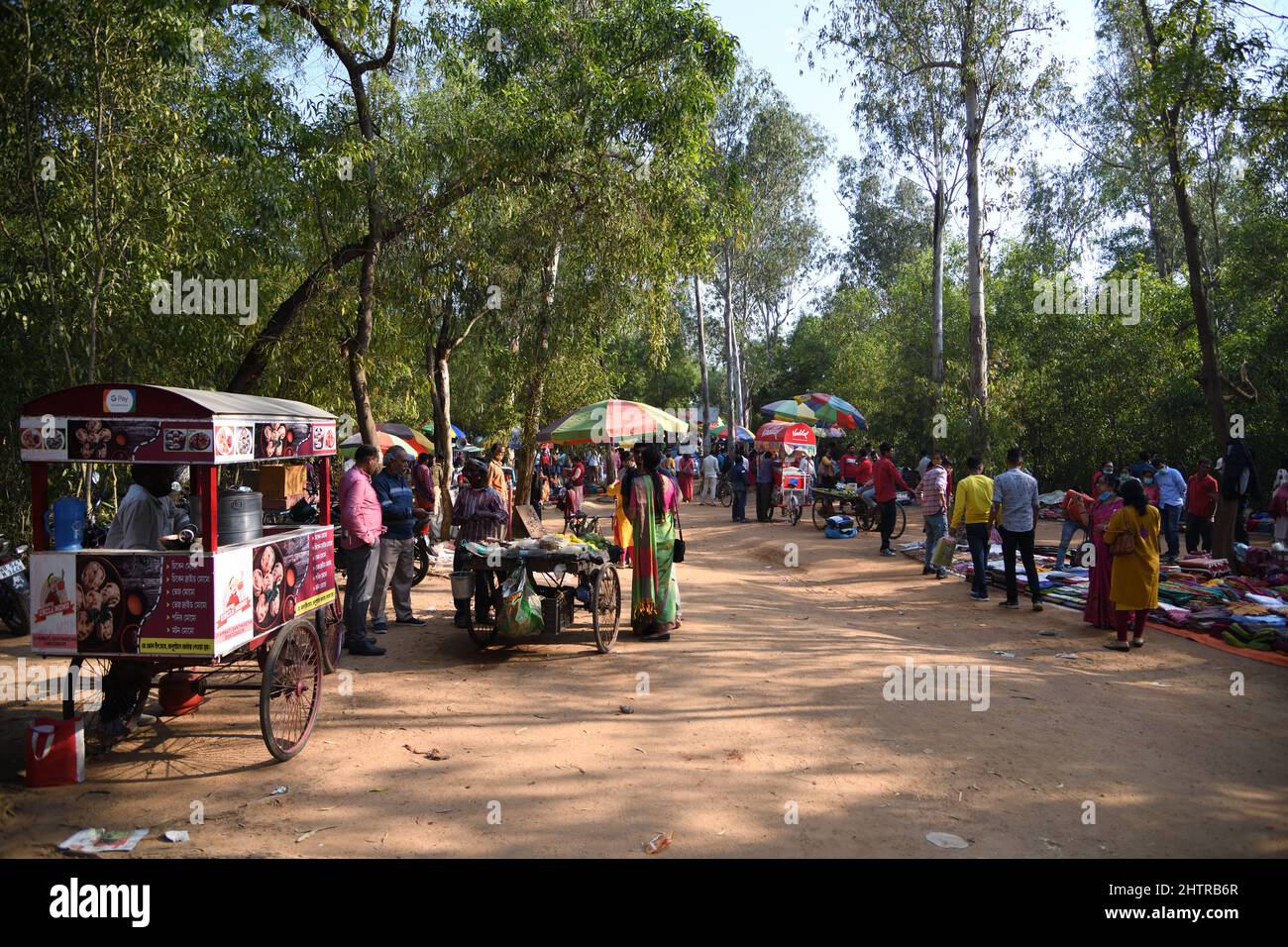 Open air stalls of the Sonajhuri haat near Santiniketan, Bolpur in the ...