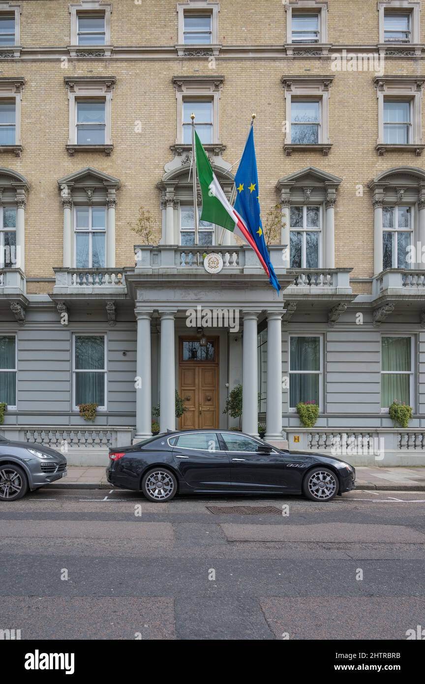 Back entrance to the Embassy of Italy in Grosvenor Square, London ...