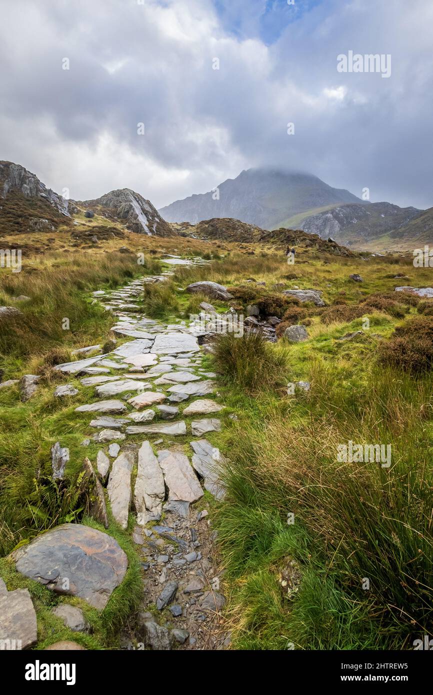 Beautiful Landscape with Tryfan, Snowdonia National Park, North Wales ...