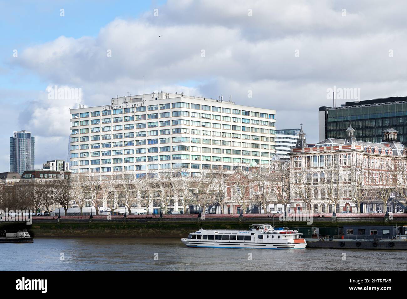 St Thomas' NHS hospital, on the bank of the river Thames, London ...