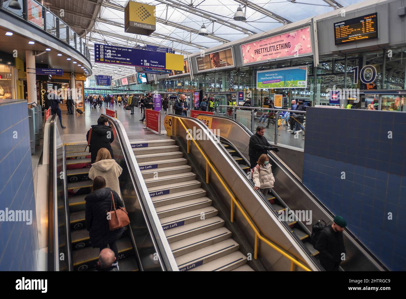 Piccadilly station Manchester. The main concourse Stock Photo - Alamy