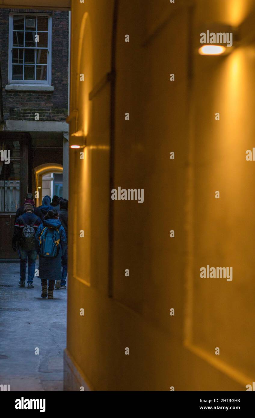 An alley in the City of London Stock Photo - Alamy