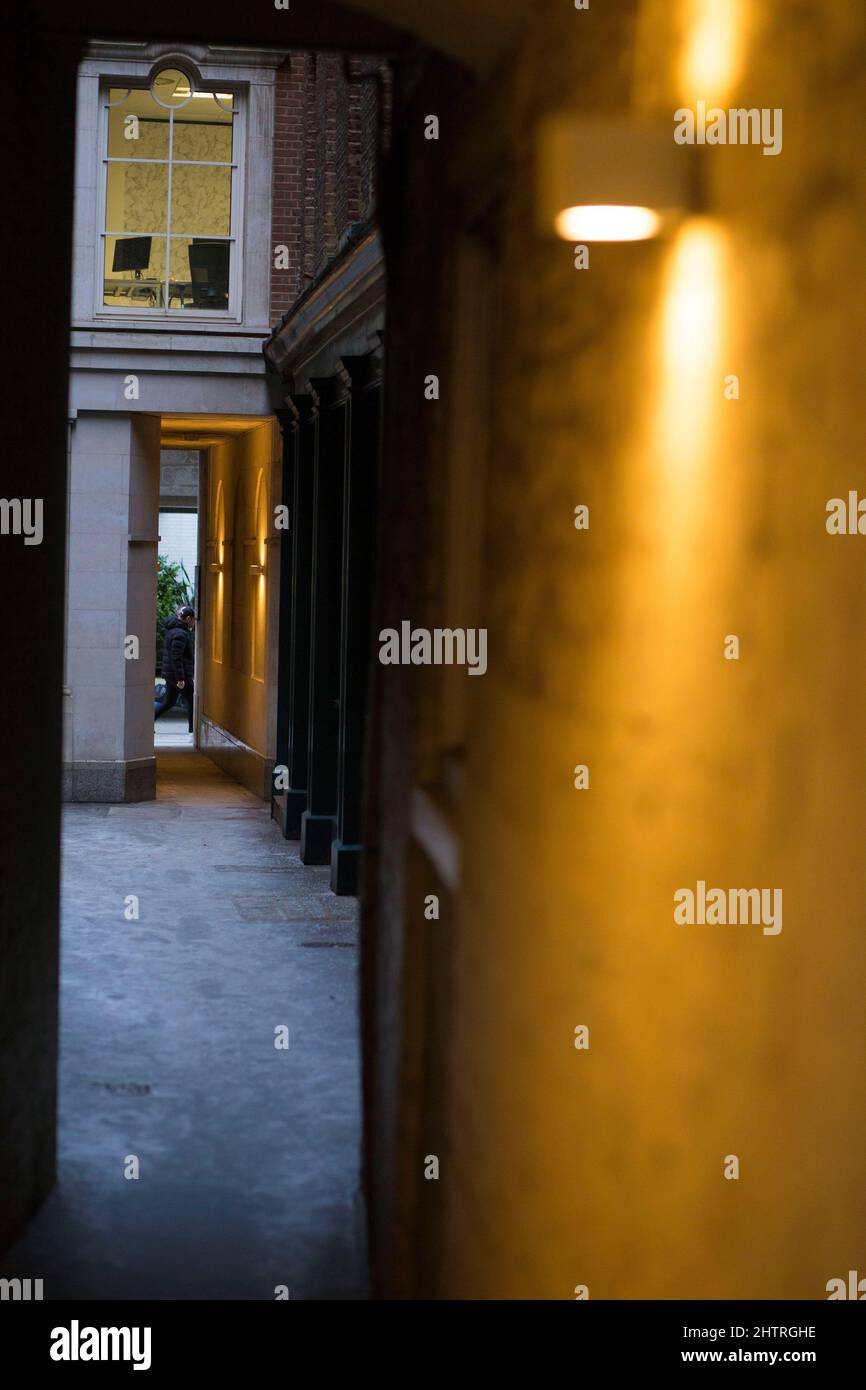 An alley in the City of London Stock Photo - Alamy