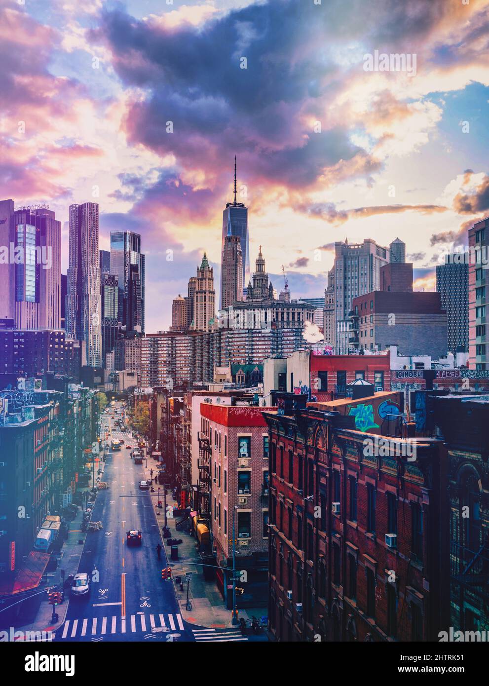 New york city street life hi-res stock photography and images - Alamy