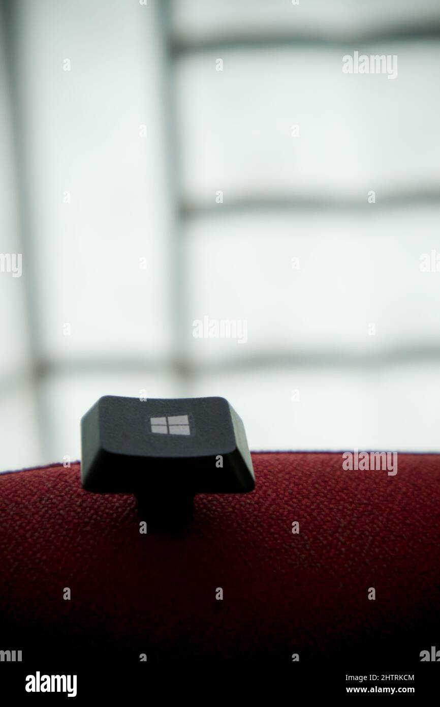 Microsoft windows logo key hi-res stock photography and images - Alamy