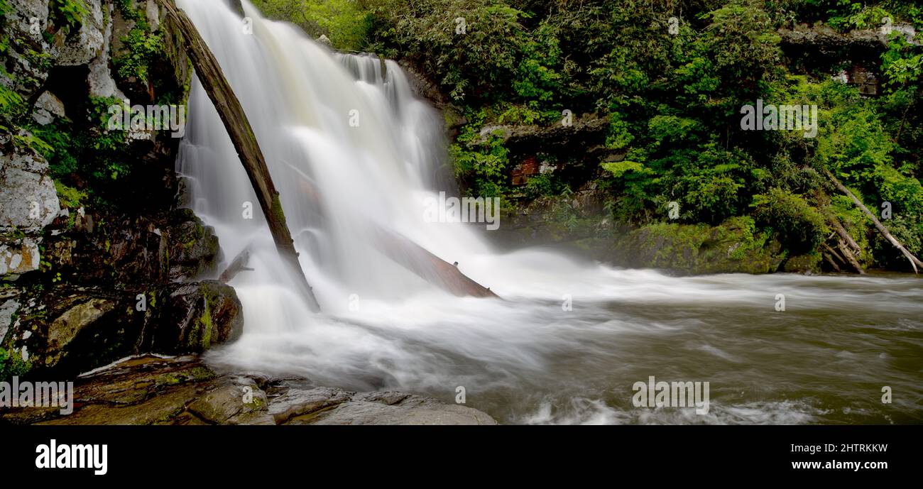 Abrams Falls in Great Smoky Mountains National Park Stock Photo - Alamy