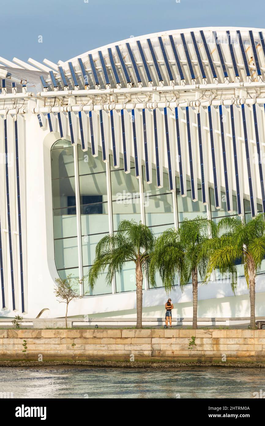 View to modern architecture white museum building in downtown area ...